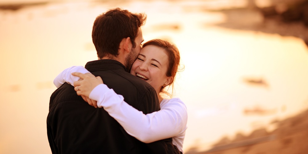 Hug An Australian Day in 2025/2026 - When, Where, Why, How is Celebrated?